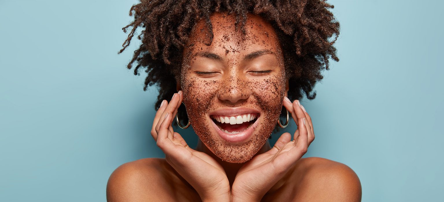 A Complete Guide to How to Use a Face Scrub | Everyuth Naturals Blogs